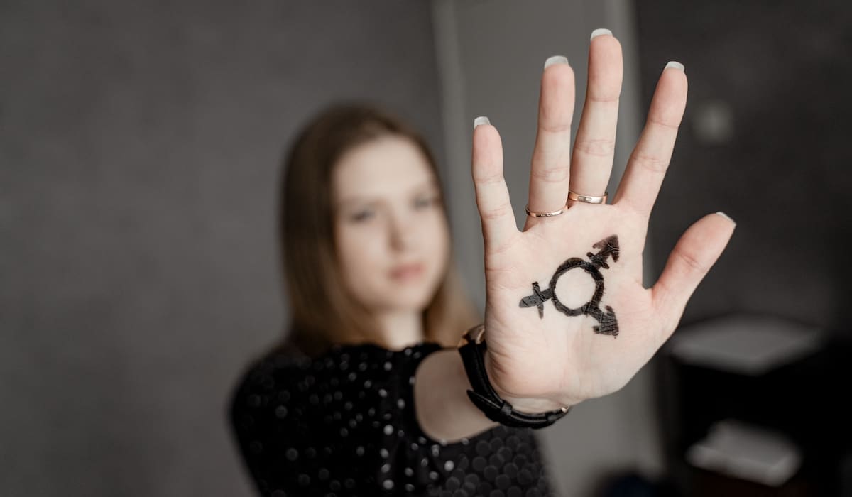 Dr. Julie Hamilton’s “Counseling Gender Dysphoric Children and ...